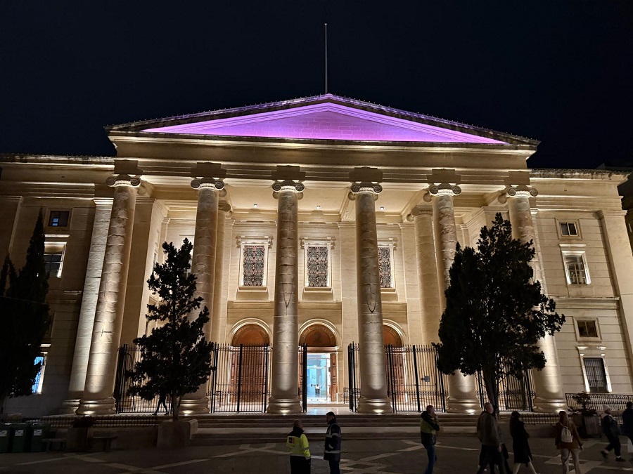 Jikkundannaw theddid u tgħajjir lil ġurnalisti barra l-Qorti - TVMnews.mt