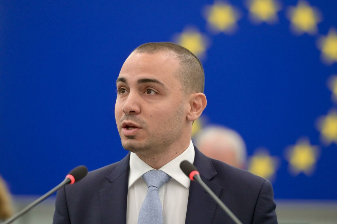 Il-MPE Daniel Attard jikkundanna s-silenzju tal-UE fuq il-ġenoċidju f ...