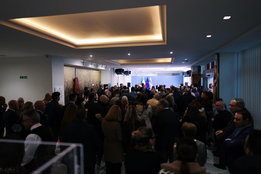 Il-Partit Laburista jibdel l-awguri għas-sena l-ġdida mal-media u l ...