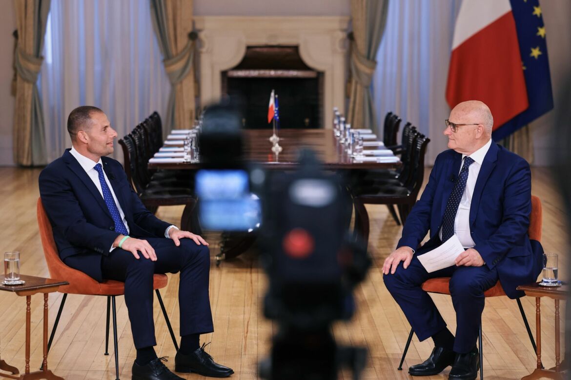 Il-PM iħabbar li Ronald Mizzi ngħata lura l-kariga ta' Segretarju ...