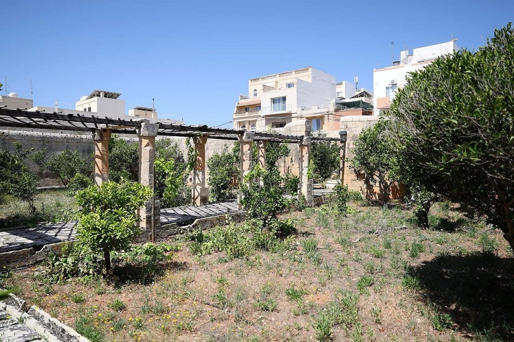 Jibda x-xogħol ta’ riġenerazzjoni fil-Ġnien tal-Kmand fil-Qrendi ...