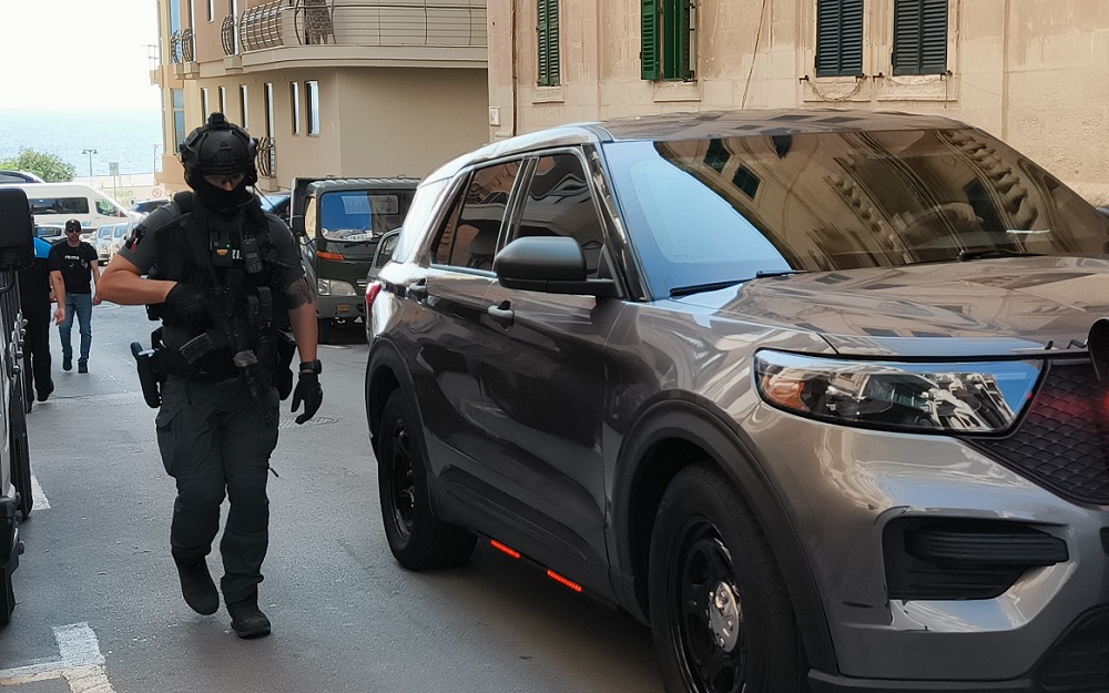 Armed Police at Sliema site where Dr Pandolfino and Maciejowski were ...