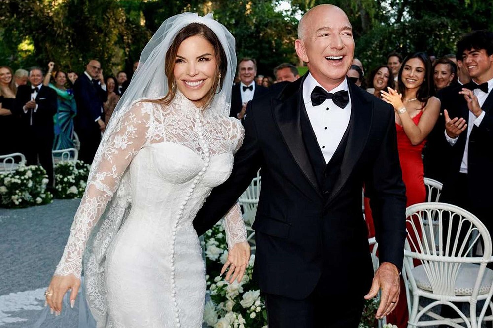 Bezos ties the knot in Italy - wedding cost between €40 million and €48 ...