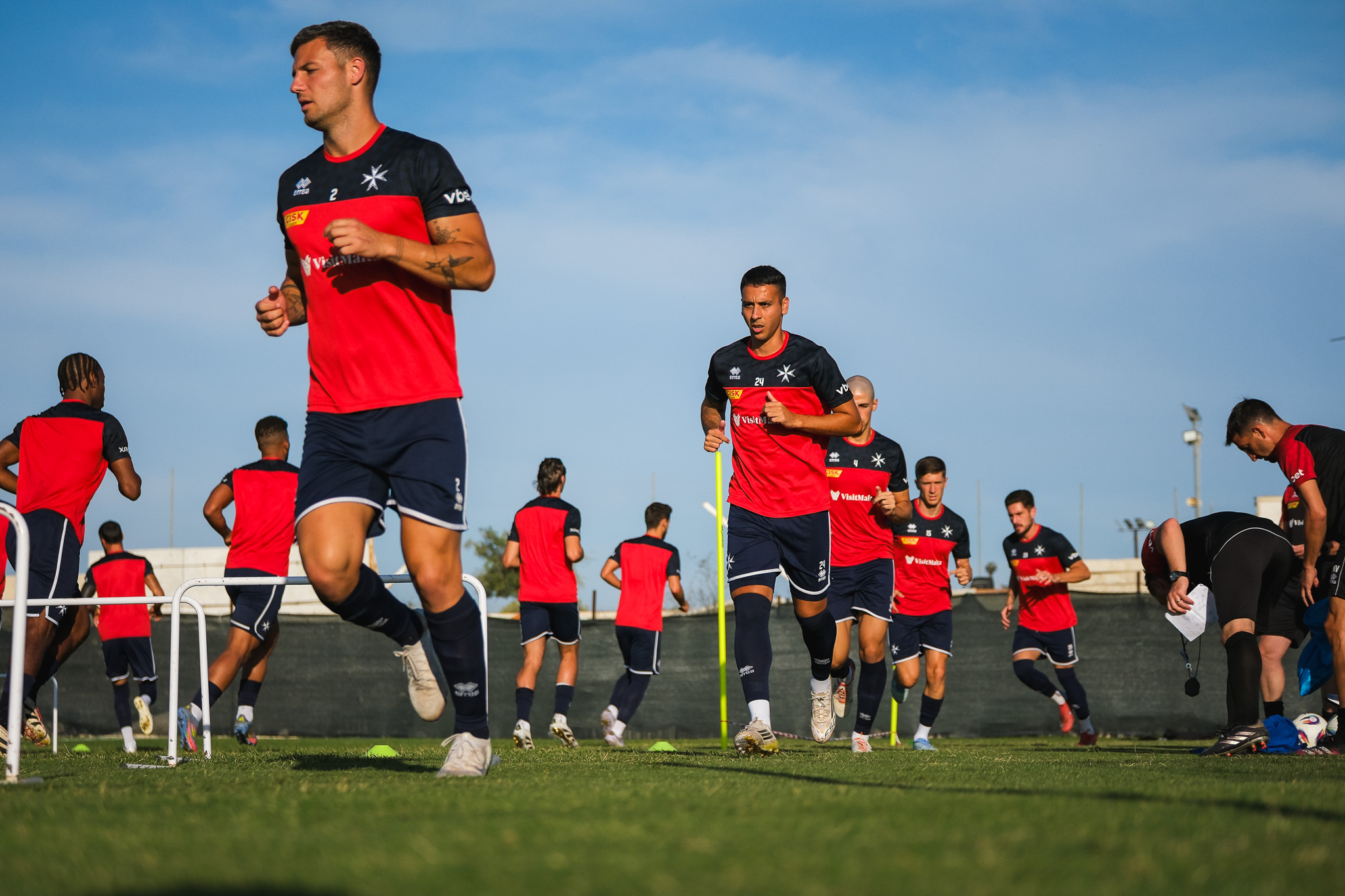 De Leo u Cardona jindirizzaw il-midja lejlet il-konfront kontra San ...