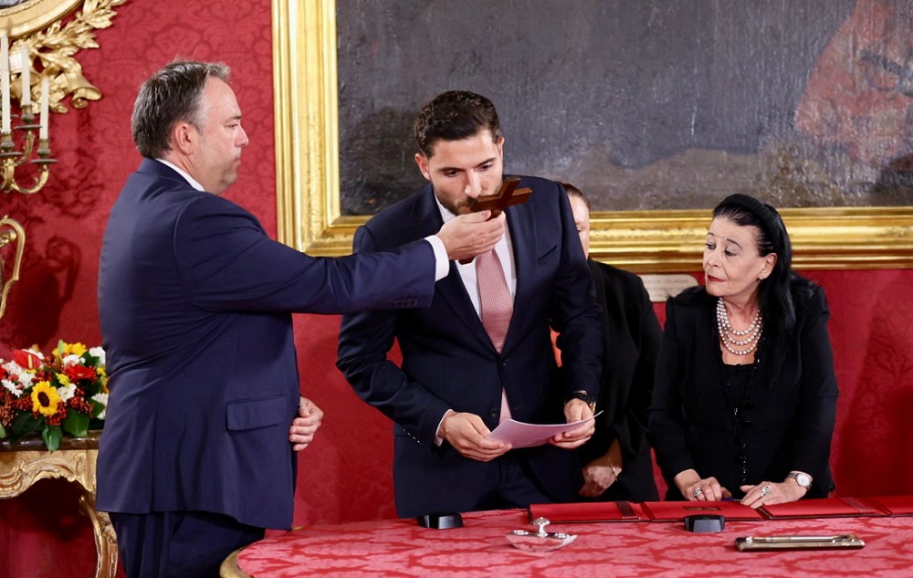 Alex Borg sworn in as Leader of the Opposition - TVMnews.mt