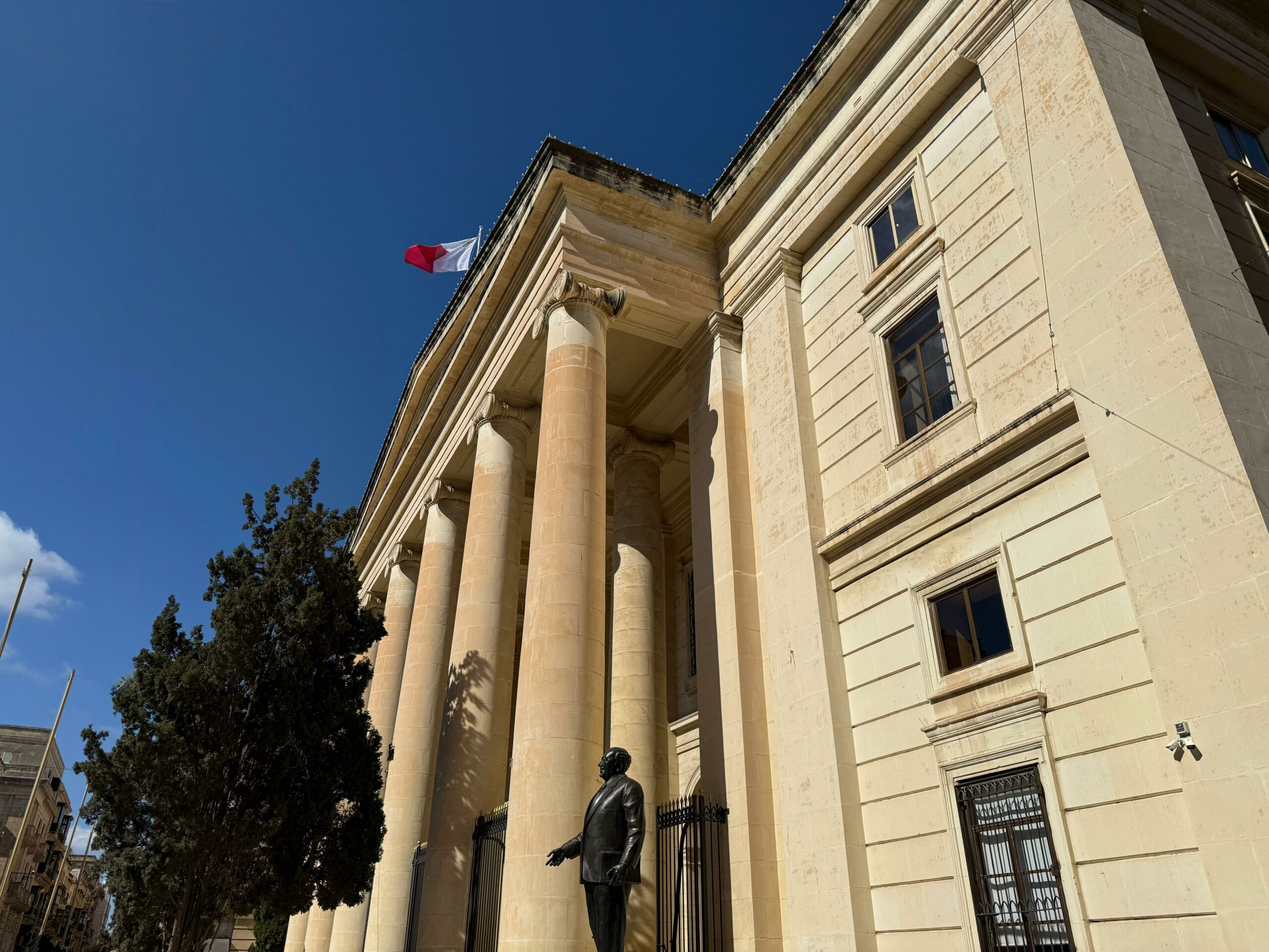 L-ex Direttur tas-Sajd mixlija b'korruzzjoni titqiegħed taħt att ta ...