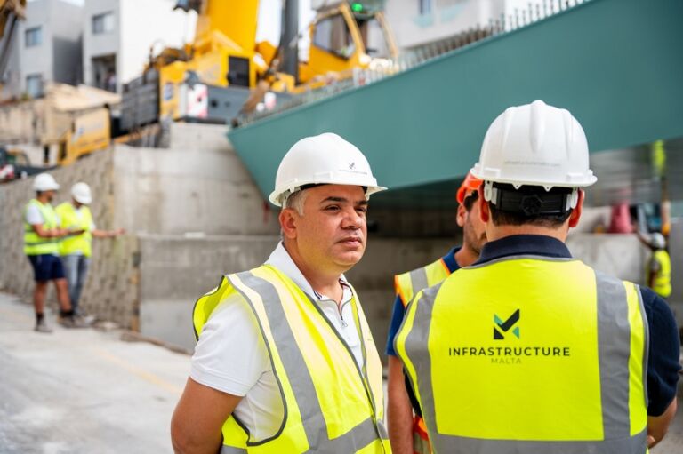 Il-flyover tal-Imsida: l-istruttura tinsab kollha f'postha - TVMnews.mt