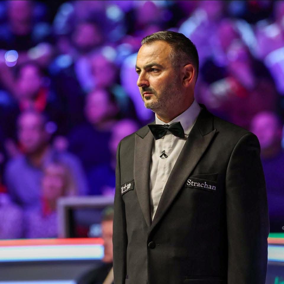 Terry Camilleri huwa r-referee tas-semifinali bejn Trump u Allen ...