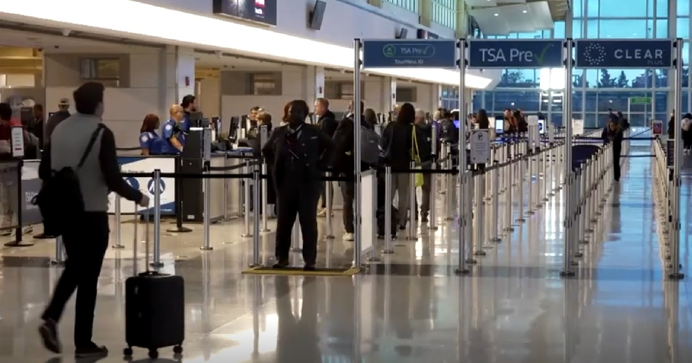 Hundreds of flights cancelled in US because of Government shutdown ...