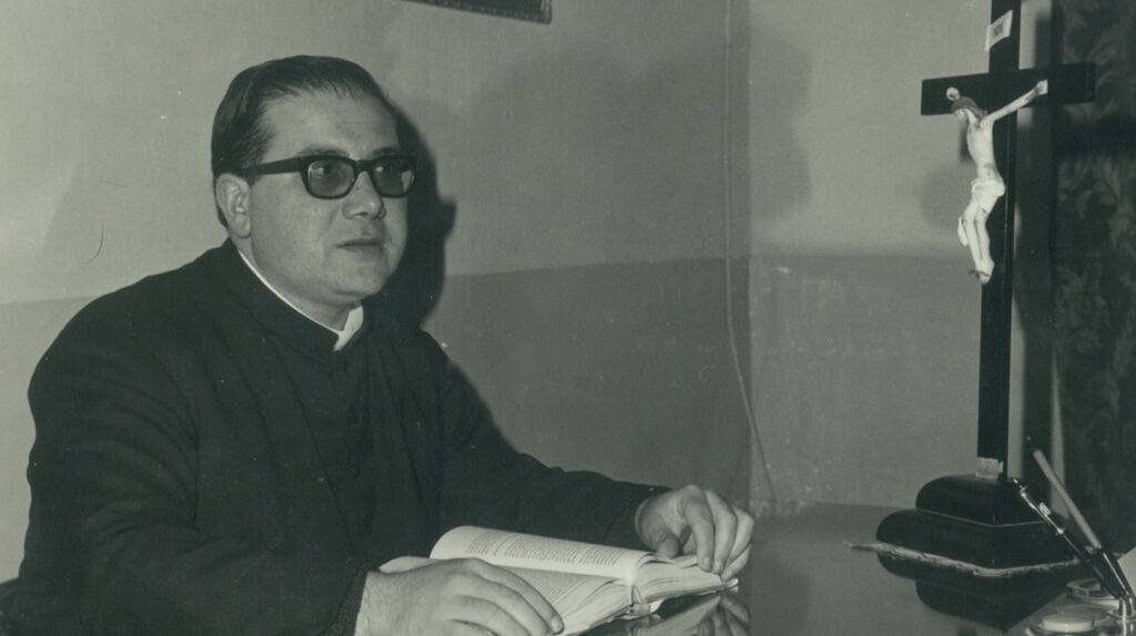 "L-Isqof Cauchi mar Kemmuna jikkunsidra għandux jirriżenja iżda ...