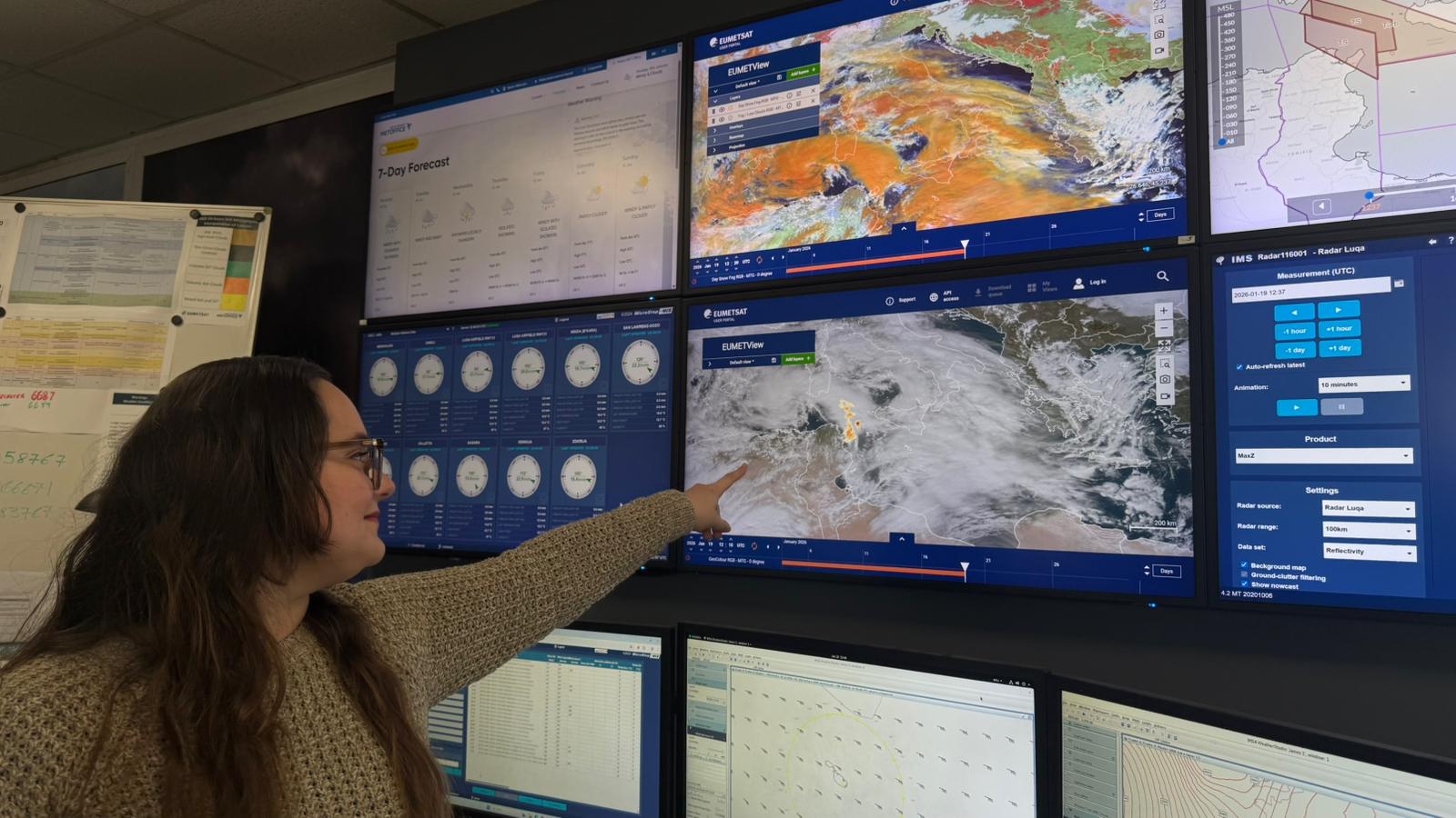 WATCH: The wind is expected to calm down on Tuesday and strengthen ...