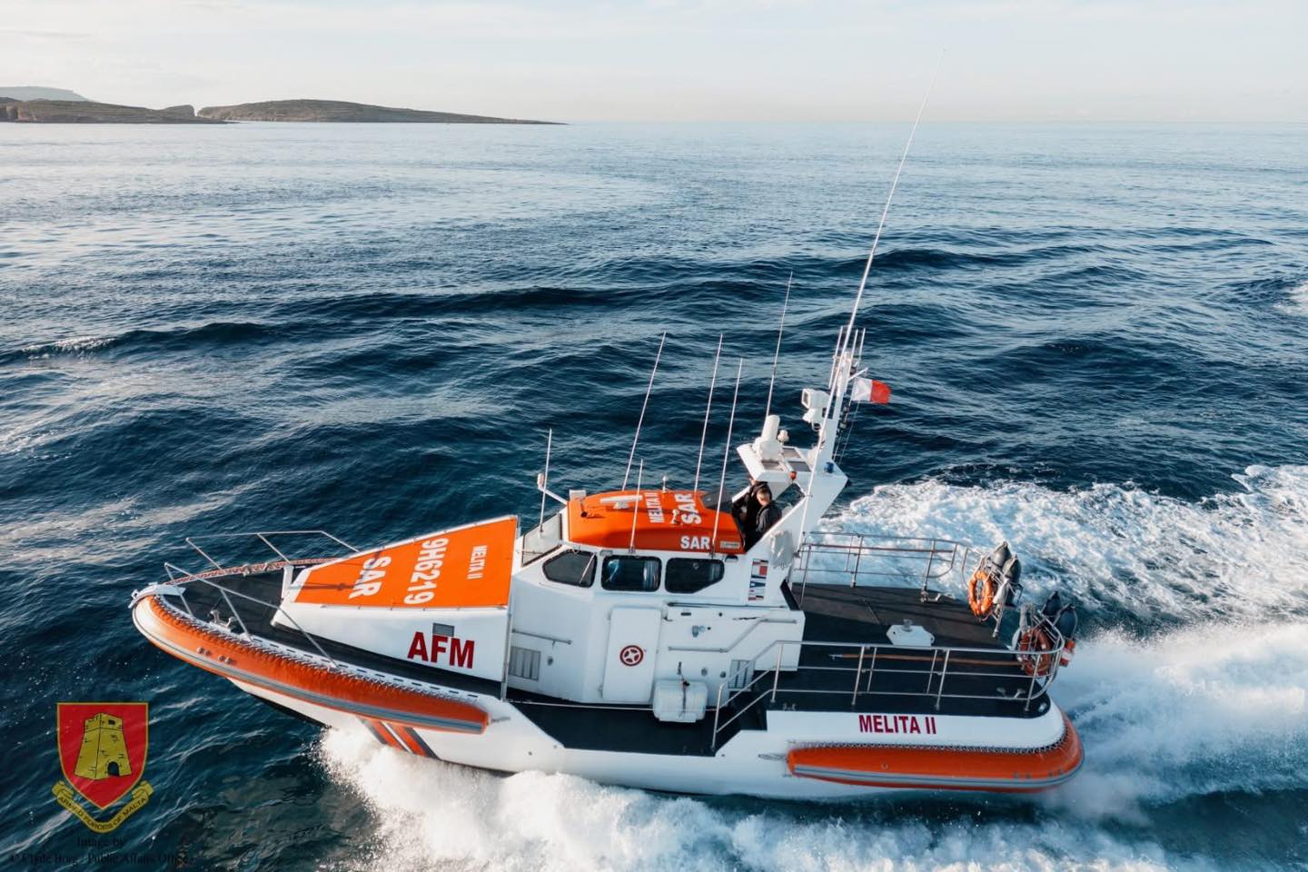 AFM rescue man and dog from wrecked boat in north Malta - TVMnews.mt
