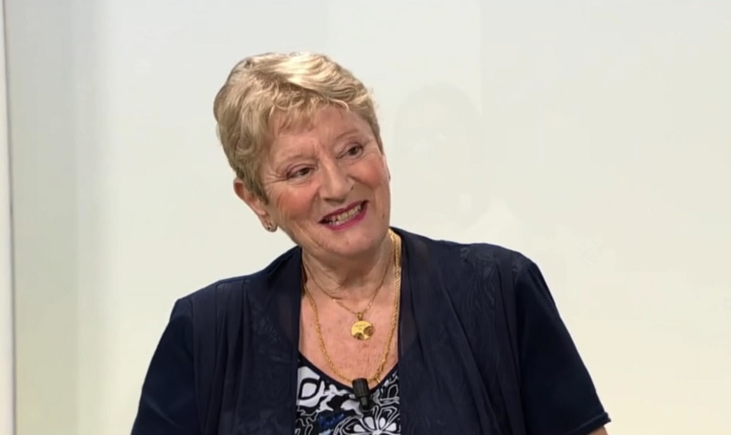 Tmut il-kantanta Helen Micallef li rrappreżentat lil Malta fil ...