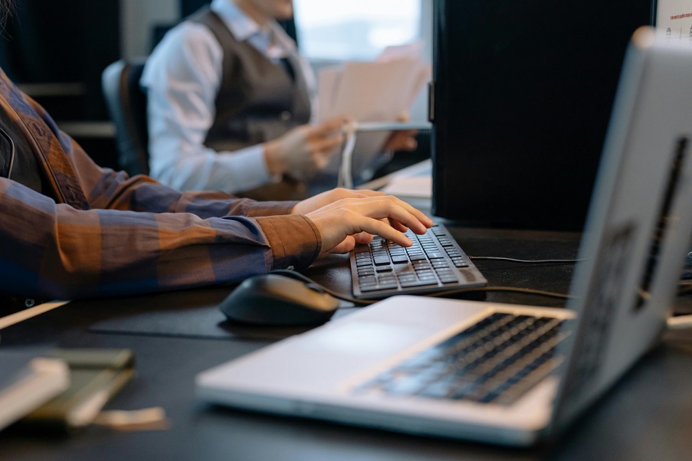 Gallup survey finds higher workplace stress levels among workers in ...