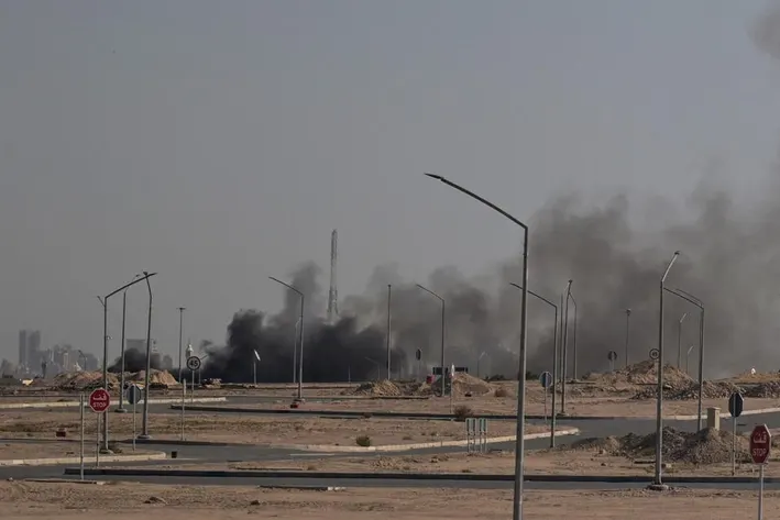 Conflict in Middle East escalates - US warplanes crash in Kuwait ...