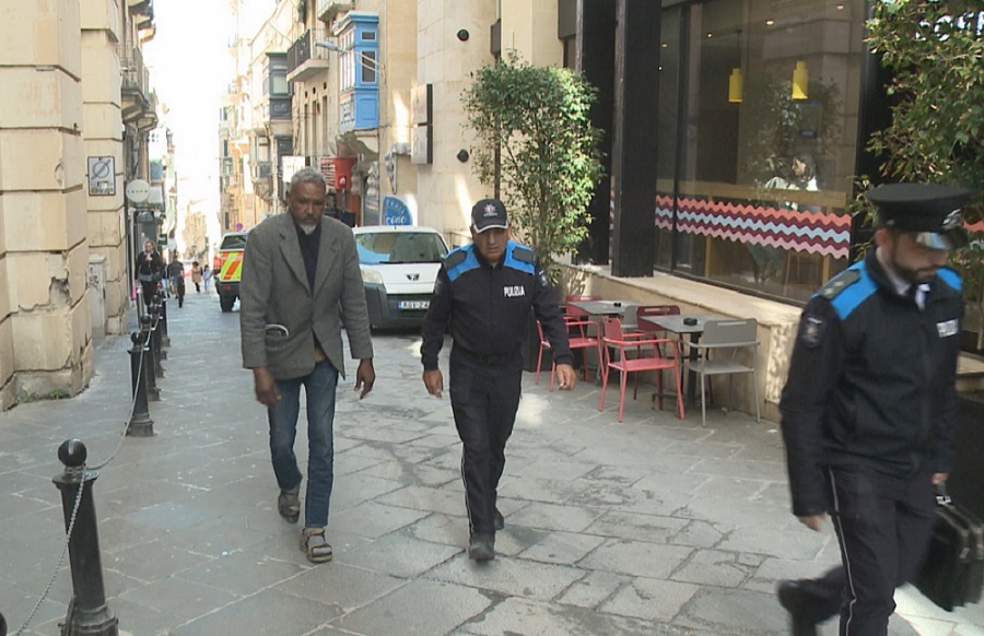 11-il xahar ħabs talli f'Ħamis ix-Xirka seraq nies li kienu fil-Knisja ...