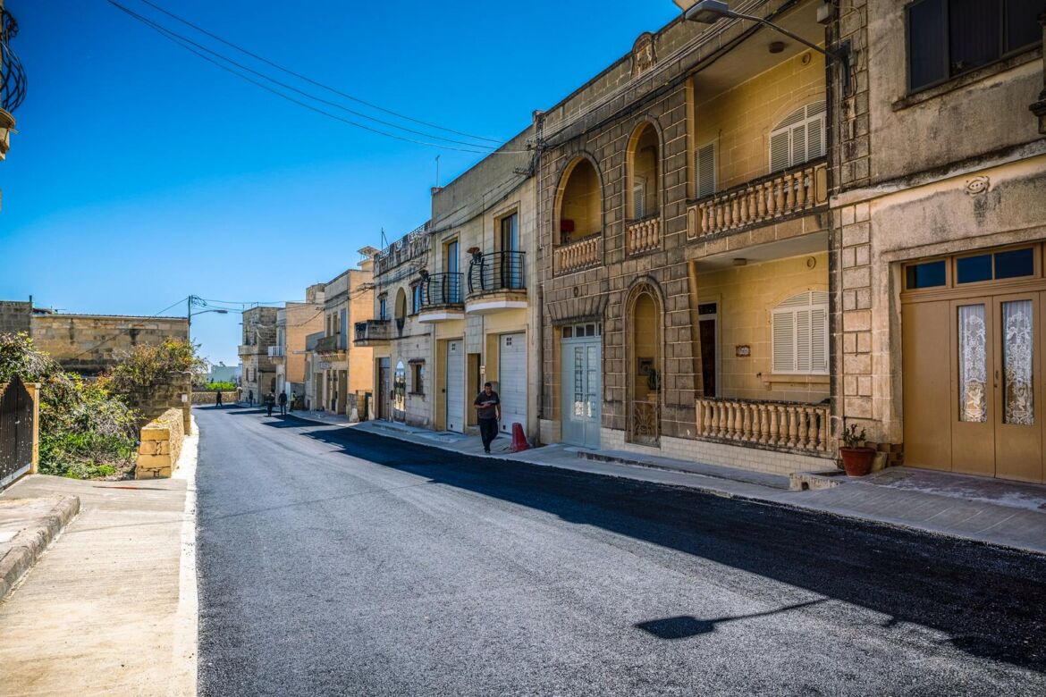 Jitlestew il-11 u t-12-il triq minn 100 triq residenzjali ġdida ...