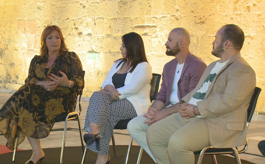 "Ħajti nqalbet bħal roller coaster" - ifakkru l-15-il sena mid-dħul tad ...